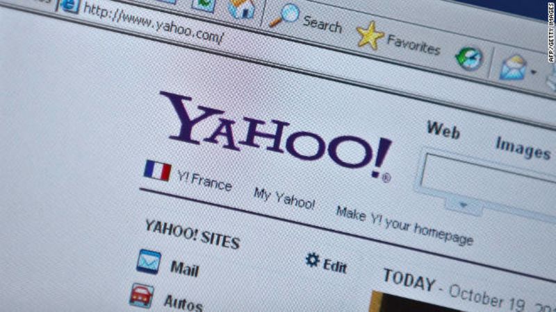 Caen ventas y ganancias de Yahoo en comparación con el año pasado | CNN