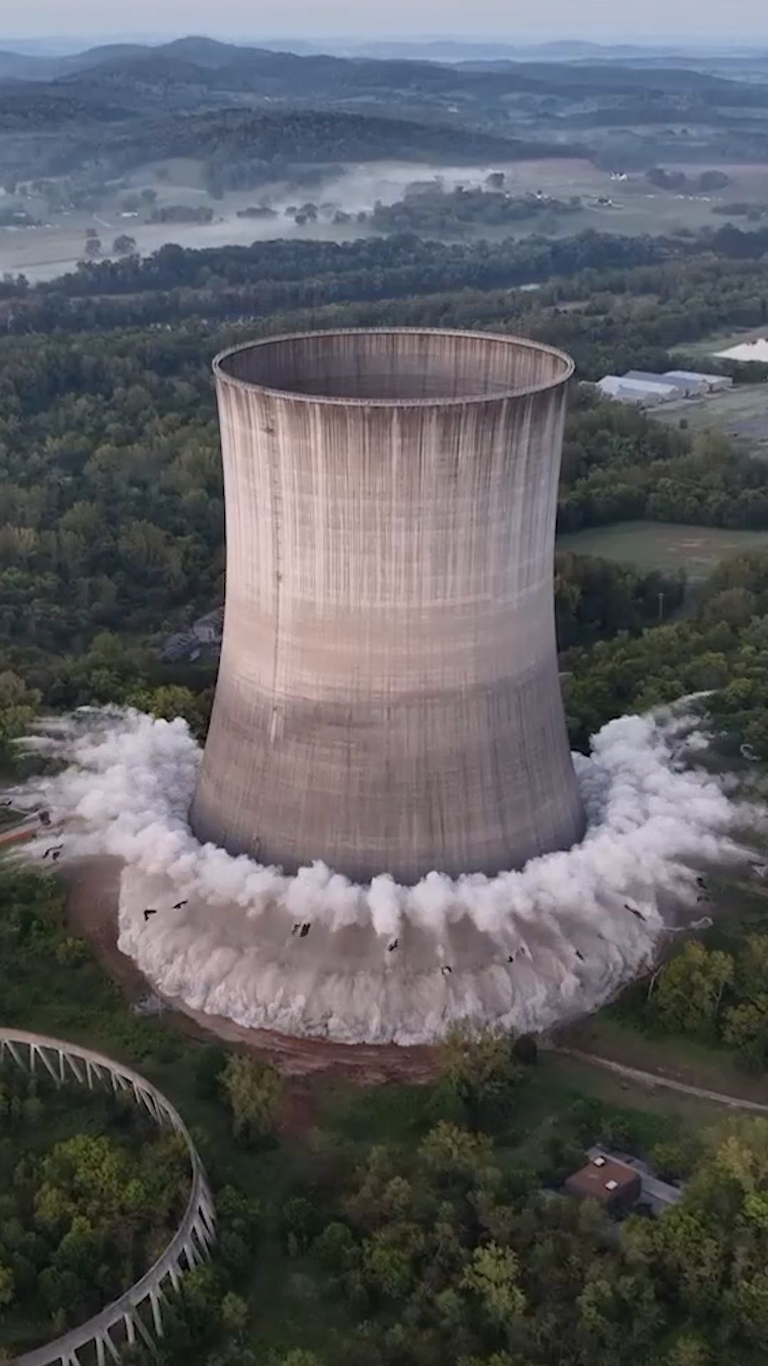 Nuclear cooling tower is demolished in Tennessee | CNN