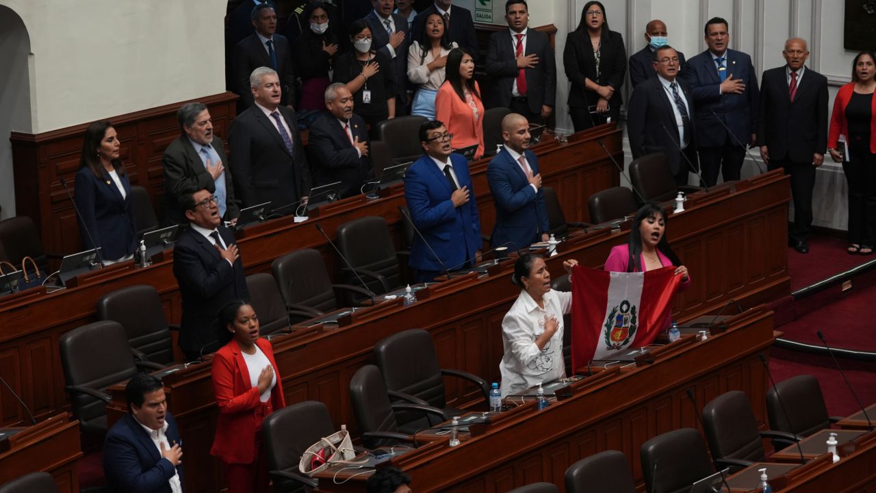 Peru lawmakers impeach president | CNN