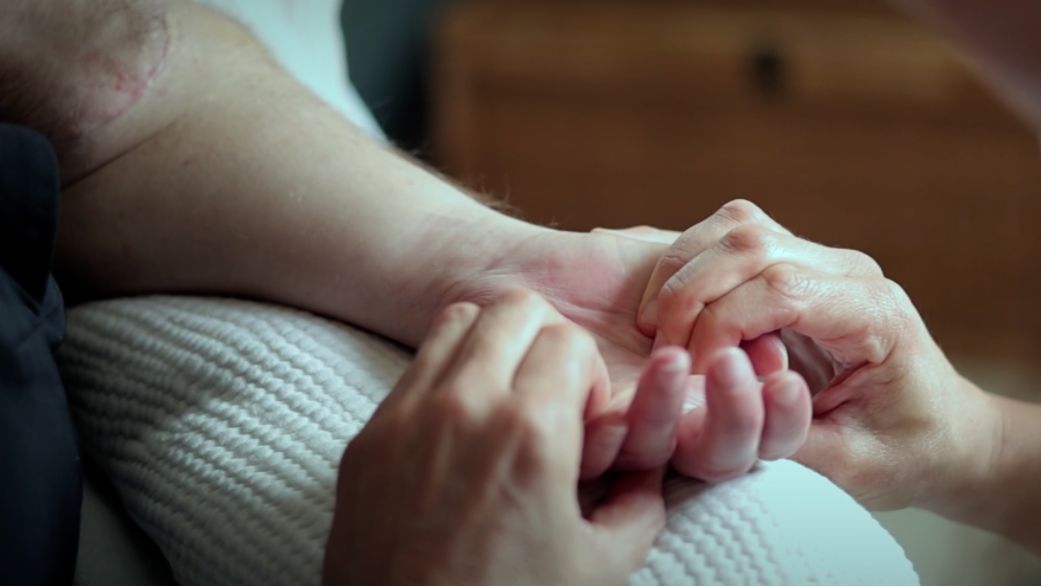‘Whole again’: Man receives double hand transplant after nearly 17 years | CNN