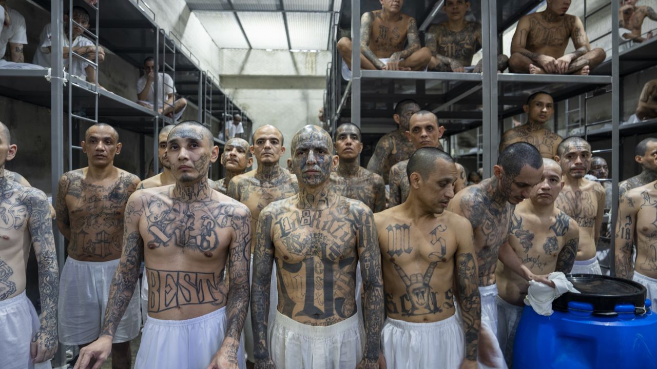 El Salvador’s mega-prison: The next stop for US felons? | CNN El Salvador’s mega-prison: The next stop for US felons? | CNN