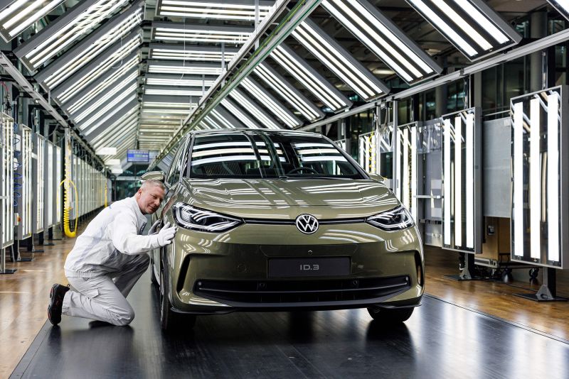 Volkswagen electric car production store