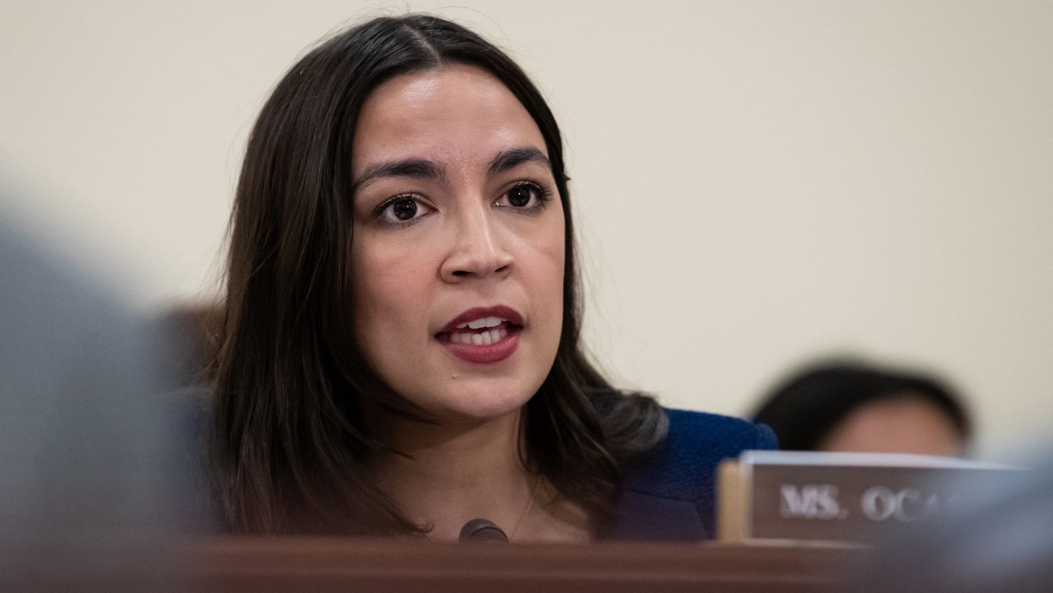 Alexandria Ocasio-Cortez announces bid to become top Democrat on ...