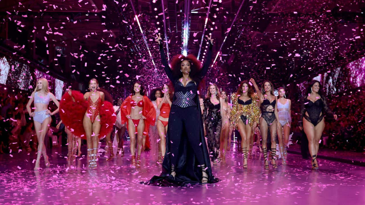 Así Se Vivió El Desfile De Victorias Secret Tras 6 Años De Ausencia Cnn