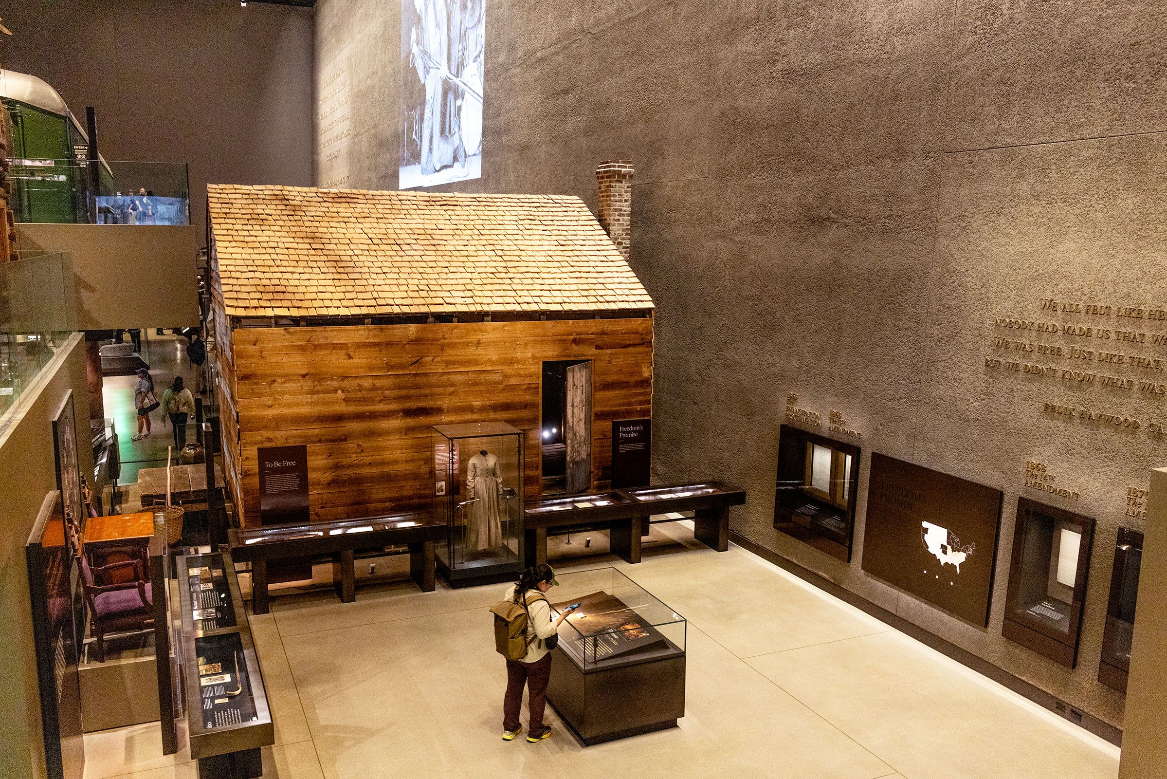 Trump escalates attacks against Smithsonian museums, says they focus ...