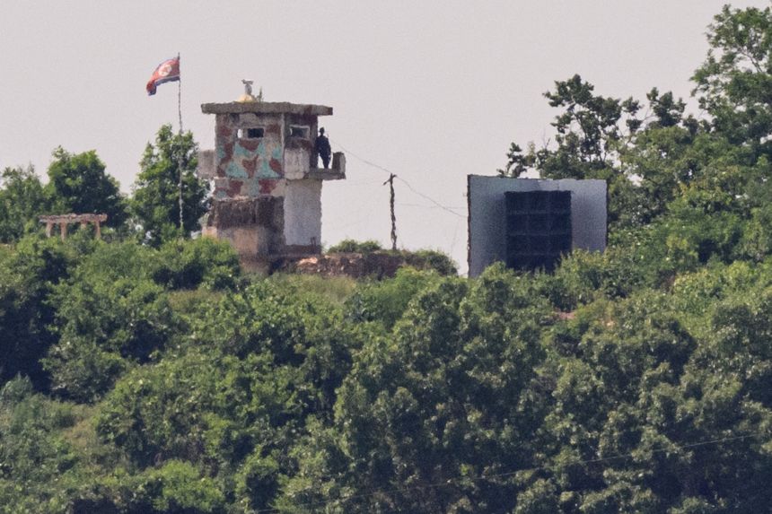 North Korea takes down propaganda loudspeakers from tense border | CNN
