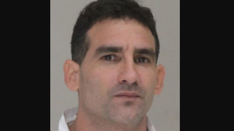 ICE pide la expulsión de hombre acusado de decapitar a otro con un machete en motel de Dallas | CNN